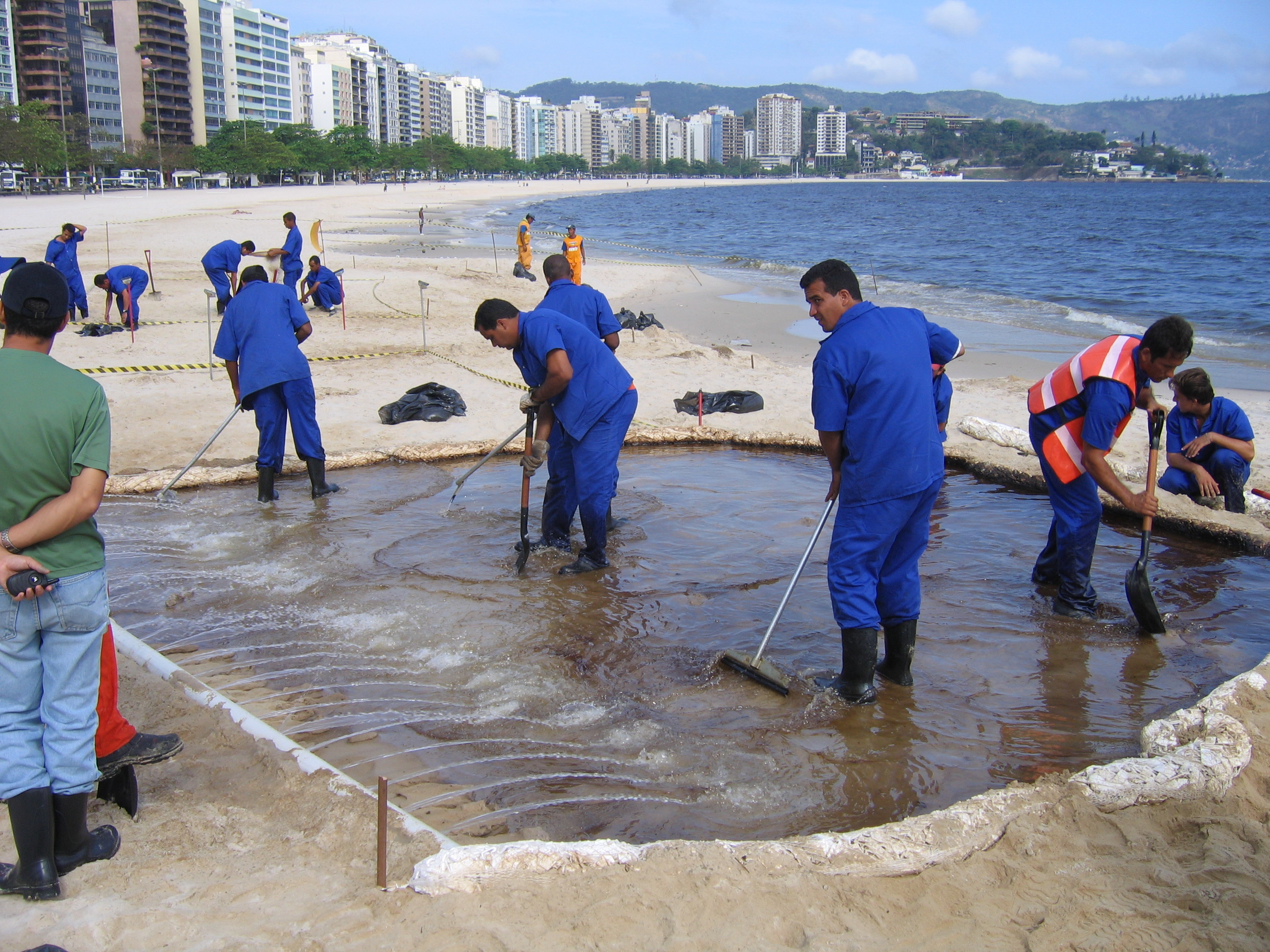 Shoreline Clean-Up and Response - ITOPF